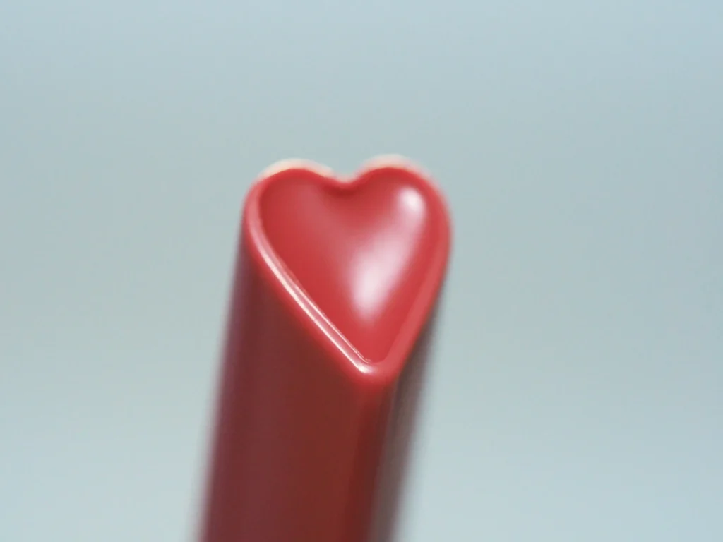 [REVIEW] Memebox I'm Meme Tic Toc Lipstick Satin - The Glow Insider